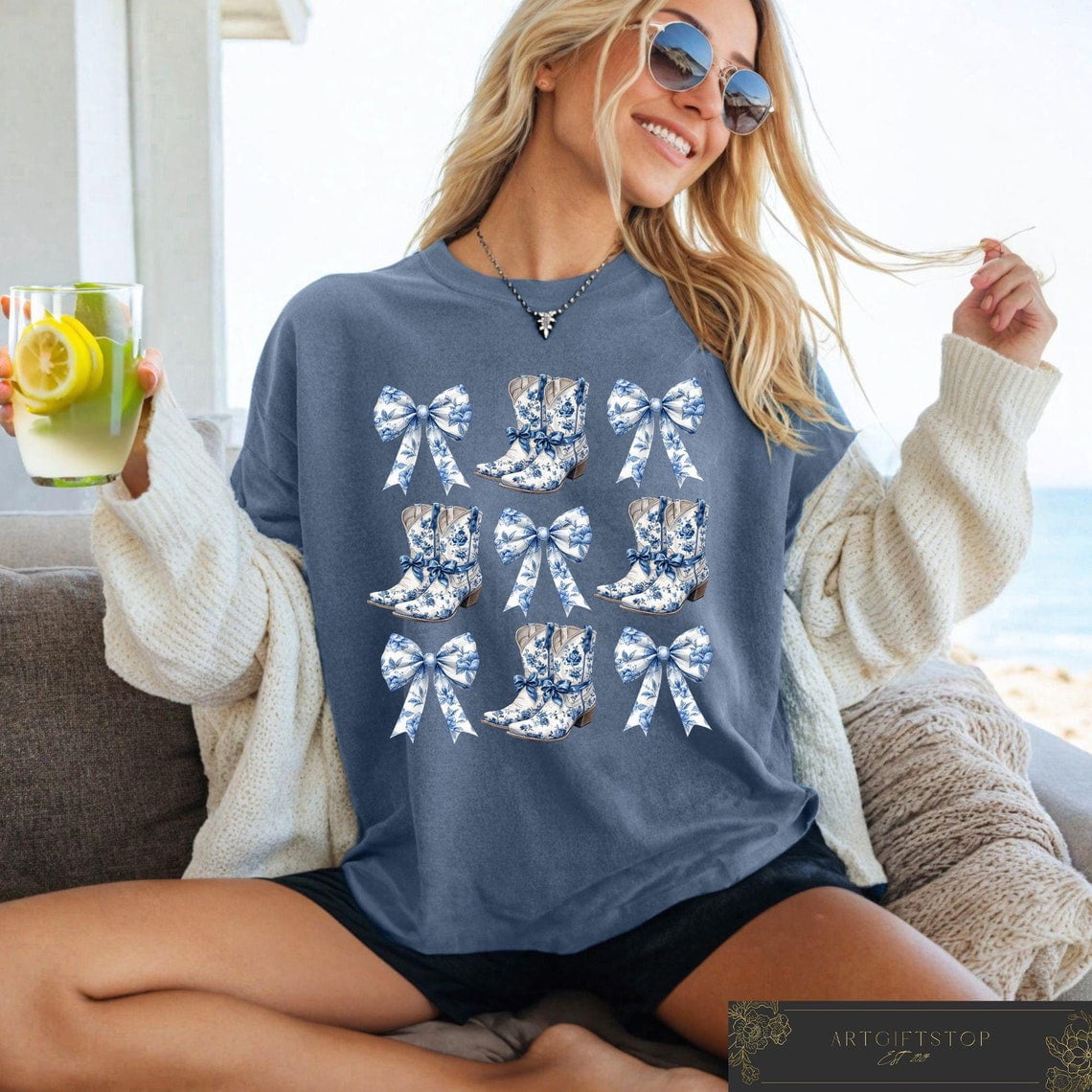 Coquette Cowgirl T-shirt, Retro Comfort Coquette Bow Shirt, Toile De ...