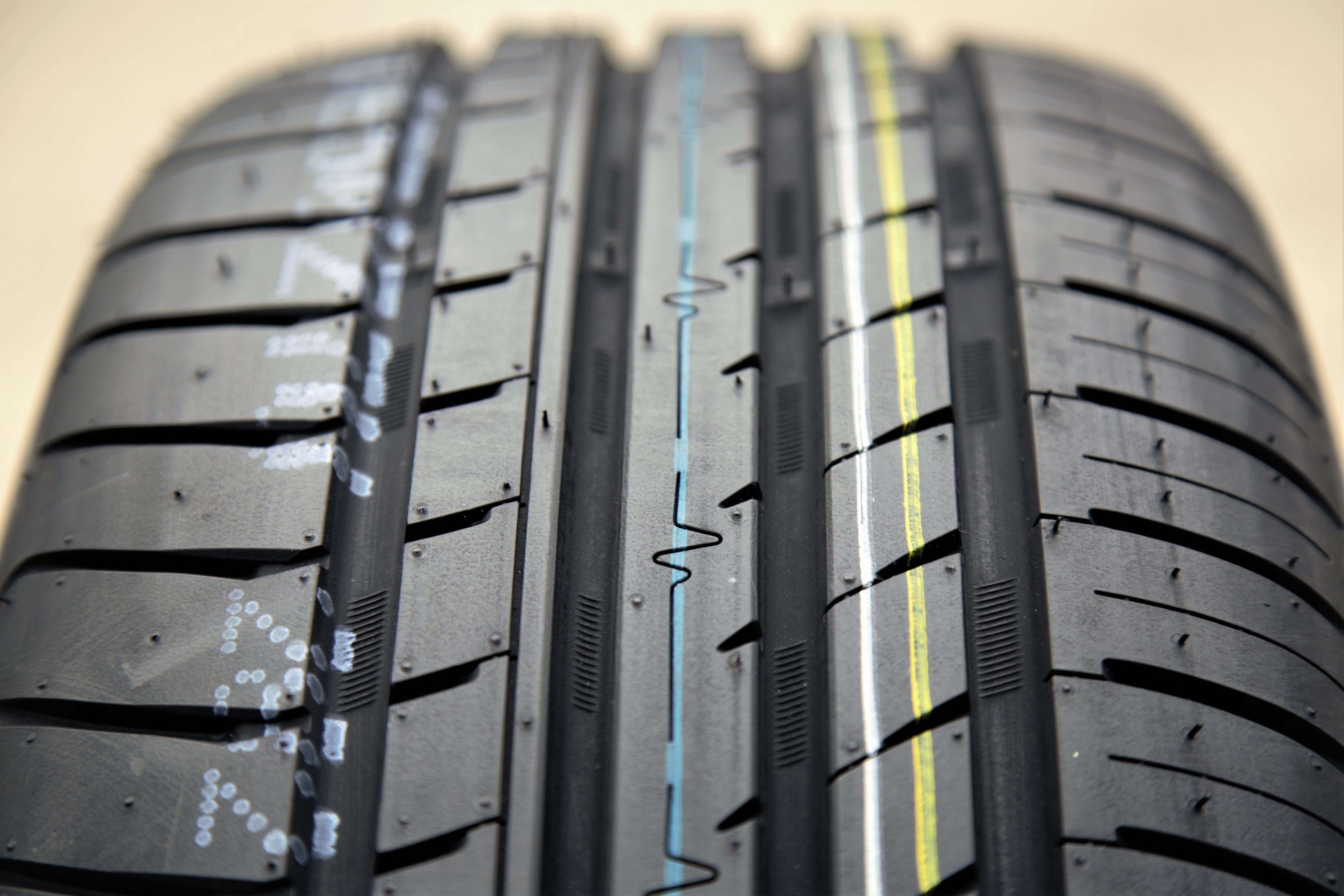 Cosmo MuchoMacho All Season Performance Tire, 195/45R16 ZR 84W XL, Fits ...