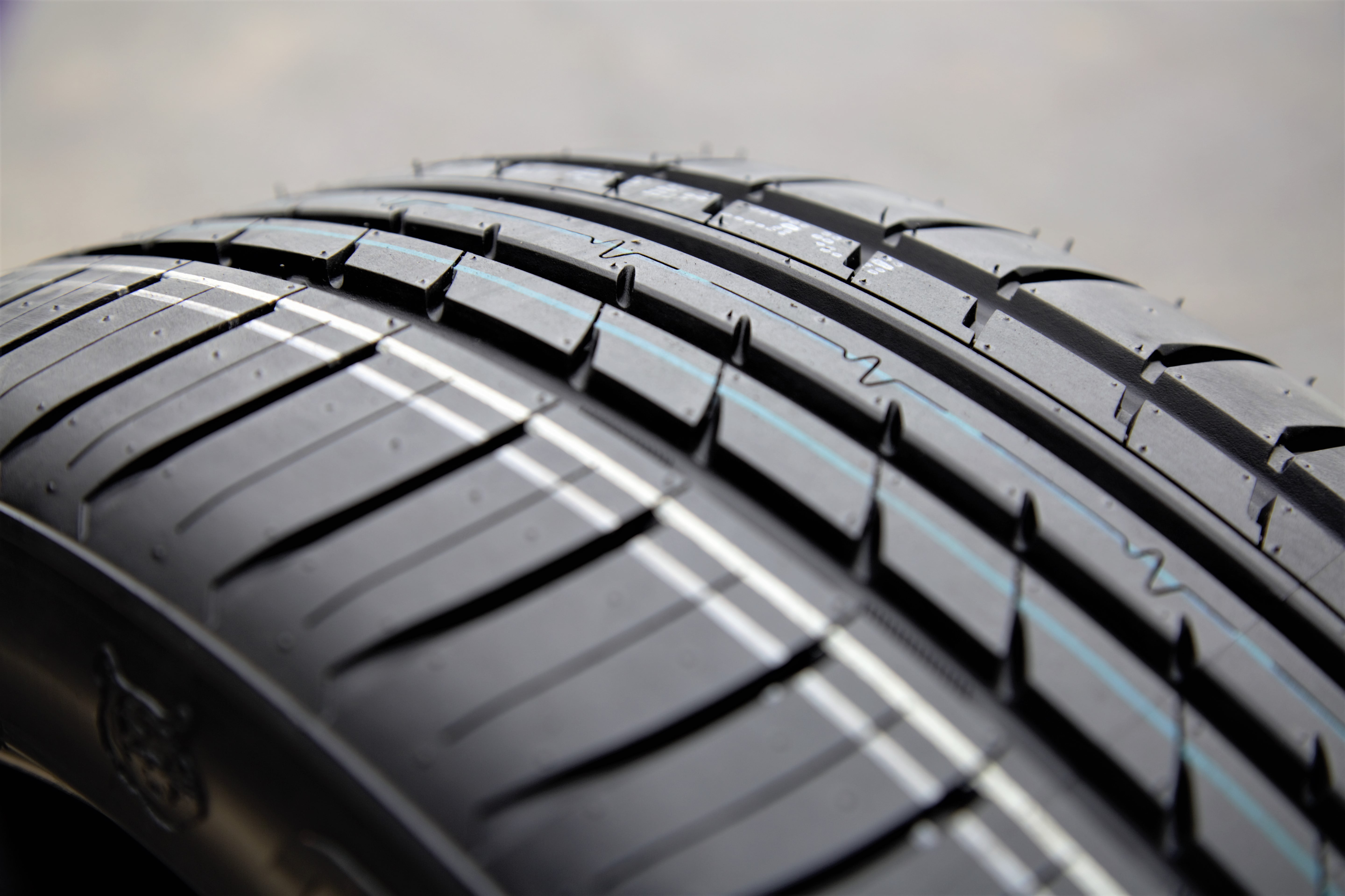 Cosmo MuchoMacho Tire, 255/35R20 ZR 97Y A/S, Fits: 07-10 Mercedes S550 ...