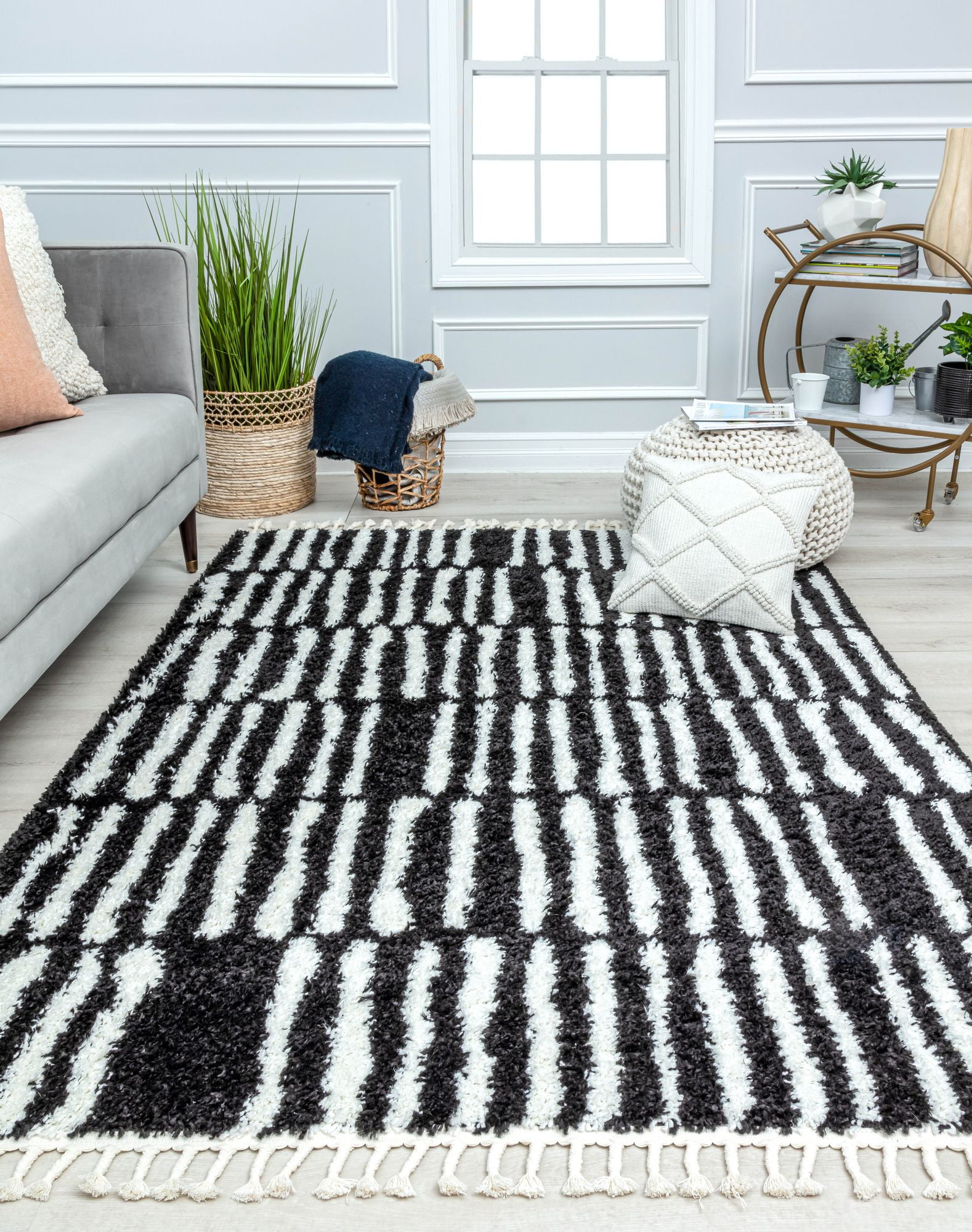 Free Shipping! CosmoLiving by Cosmopolitan Modern Black Area Rug with ...