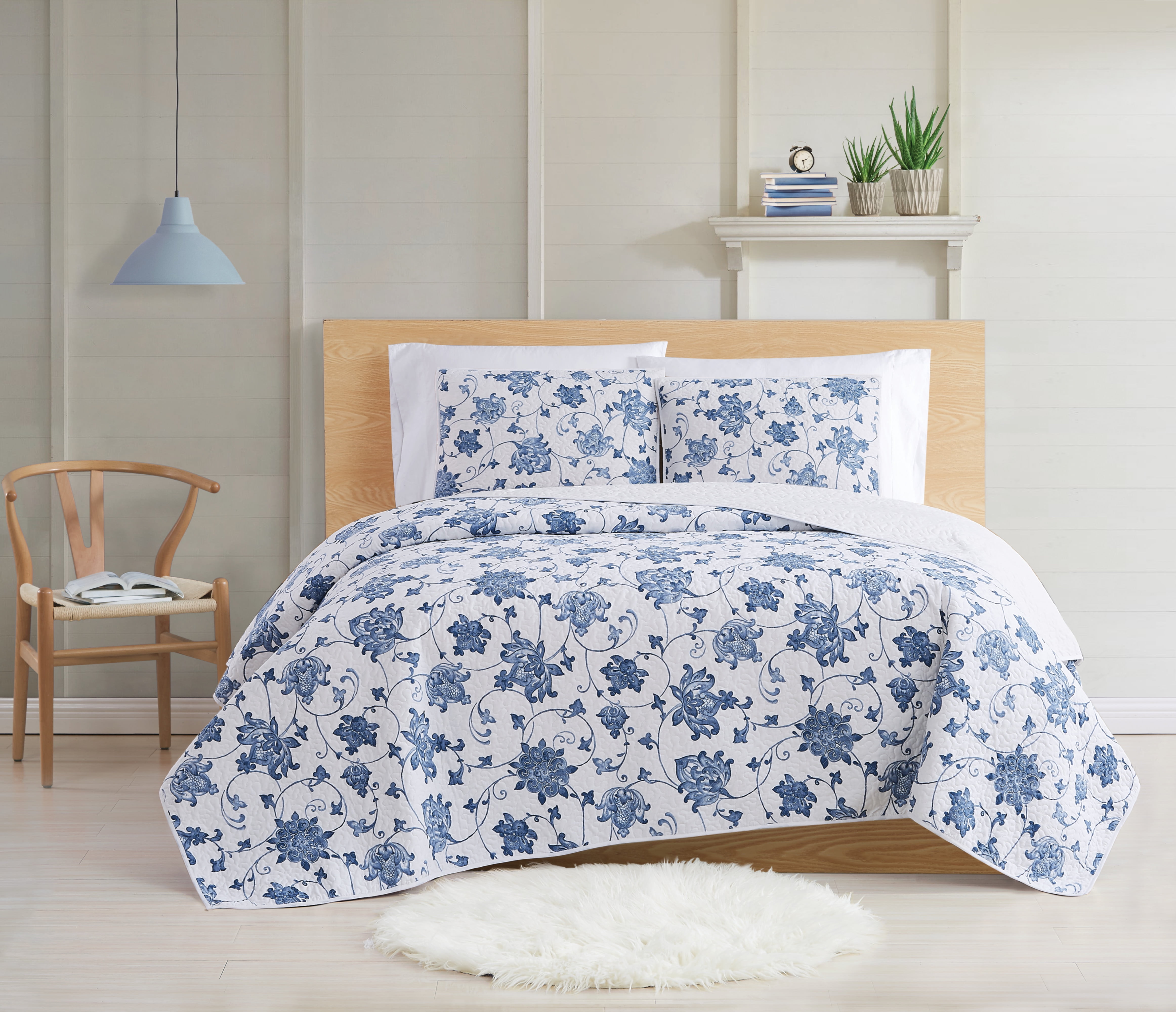 Cottage Classics Estate Bloom Blue Cotton 3-Piece Full/Queen Quilt Set ...