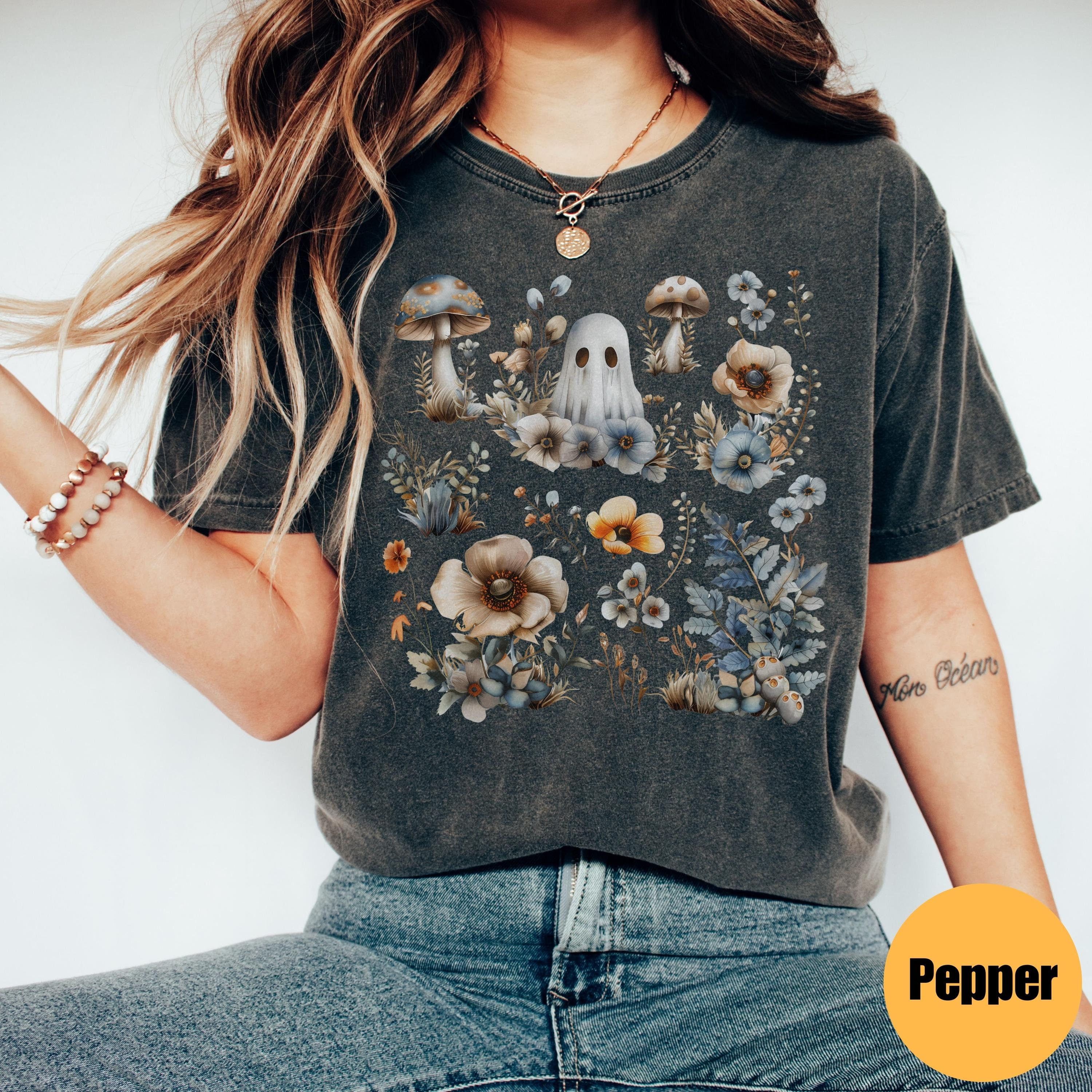 Cottagecore Ghost Mushroom Shirt Ghostly Fall Shirt Cute Ghost T-Shirt ...