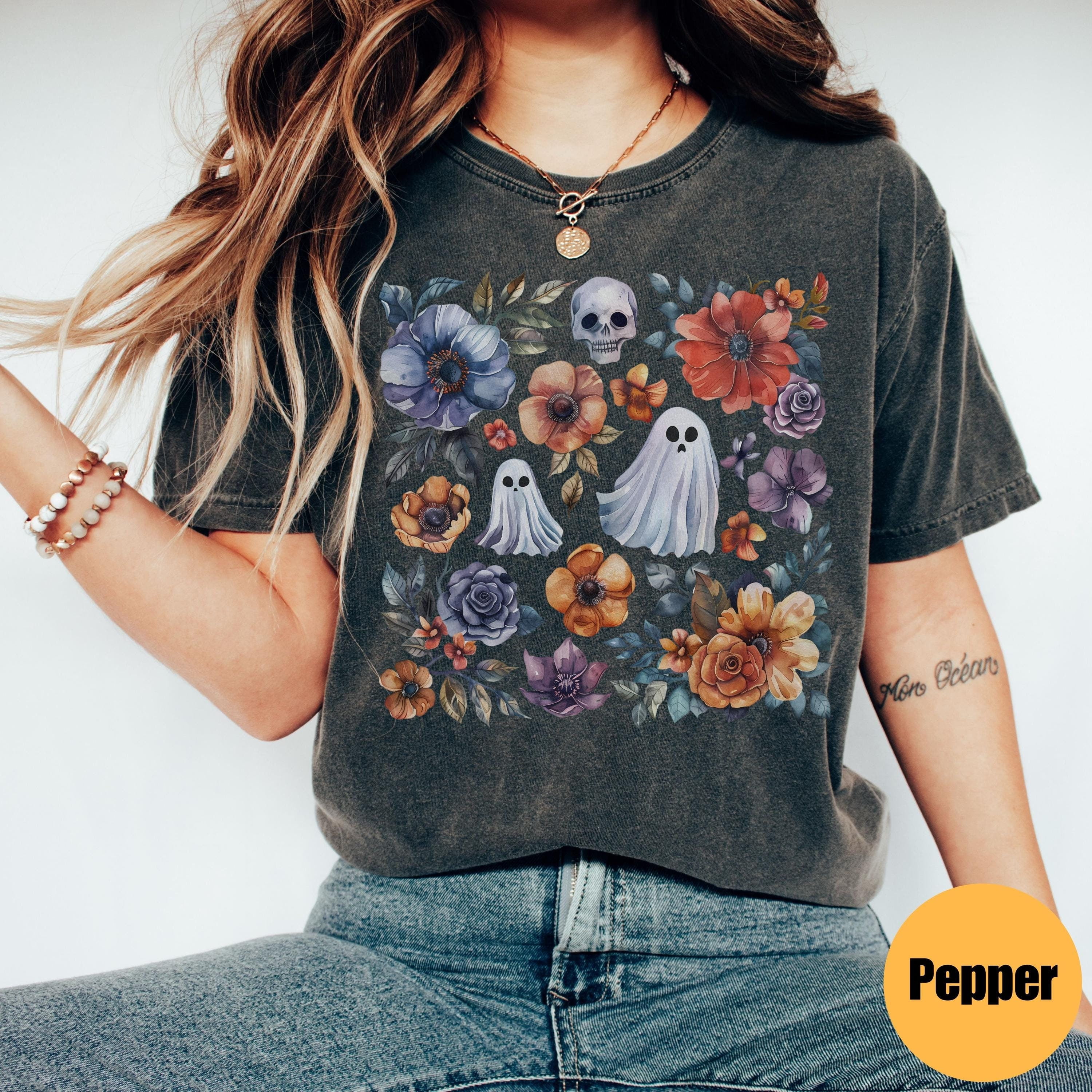 Cottagecore Ghost Shirt Ghostly Fall Shirt Cute Ghost T-Shirt Halloween ...