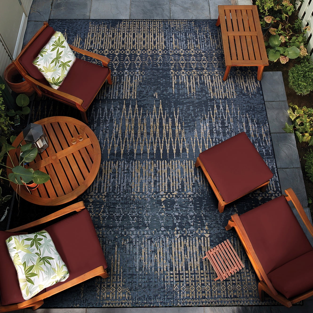 Couristan Dolce Blue Nile Indoor / Outdoor Area Rug, Indigo, 5'3" x 7'6 ...