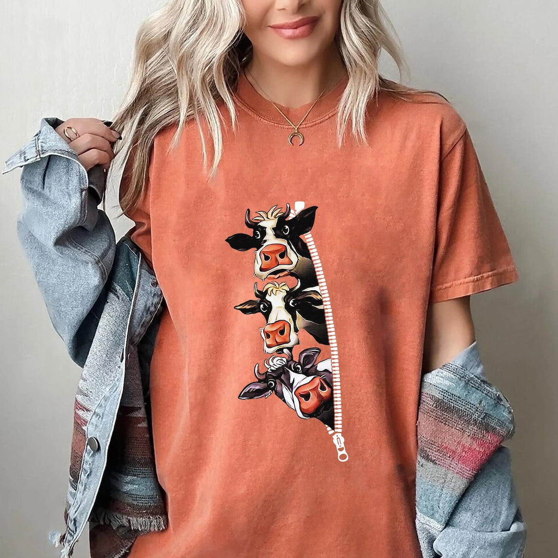 Cow Peeking T-Shirt: Farm Animal Graphic Tee TSHIRT All Size S-5XL ...