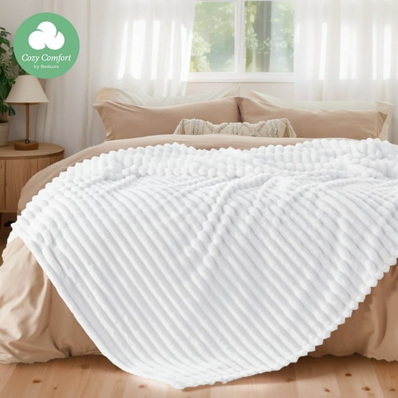 Cozy Comfort Pure White Fleece Queen Blanket for Couch - Super Soft ...