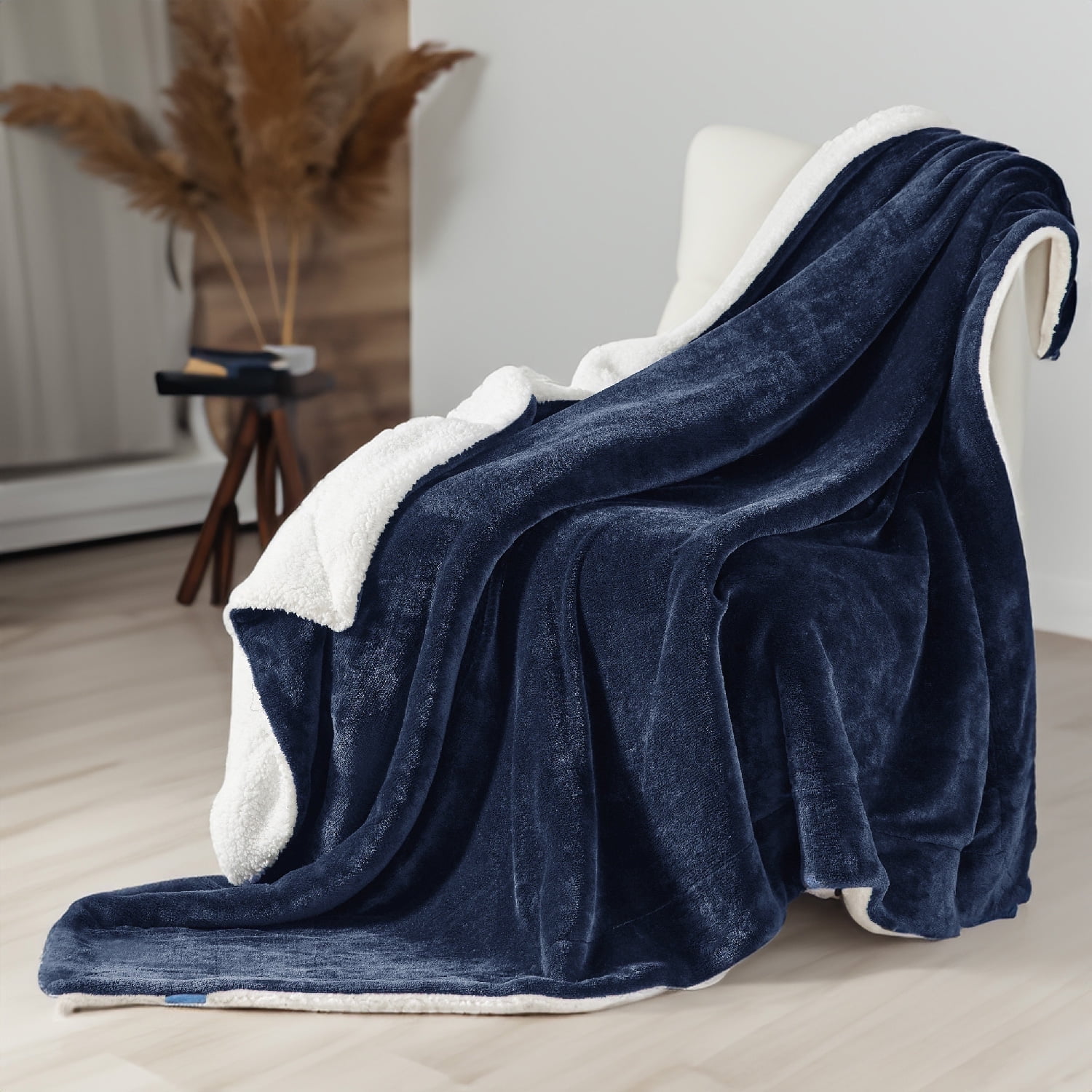 Bedsure Double-Sided Plush Velvet Sherpa Fleece Throw Blanket Navy ...