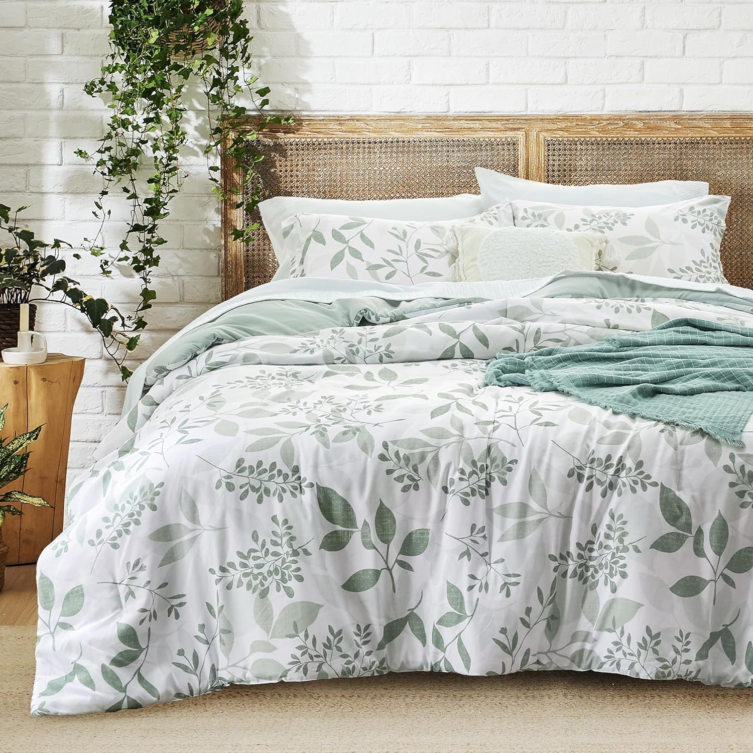 Cozy Comfort Twin/Twin XL Comforter Set - White & Green Floral ...