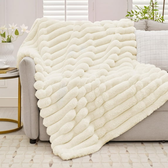 Cozy Soft Faux Fur Throw Blanket, Warm Thick Fluffy Blanket - 800GSM ...