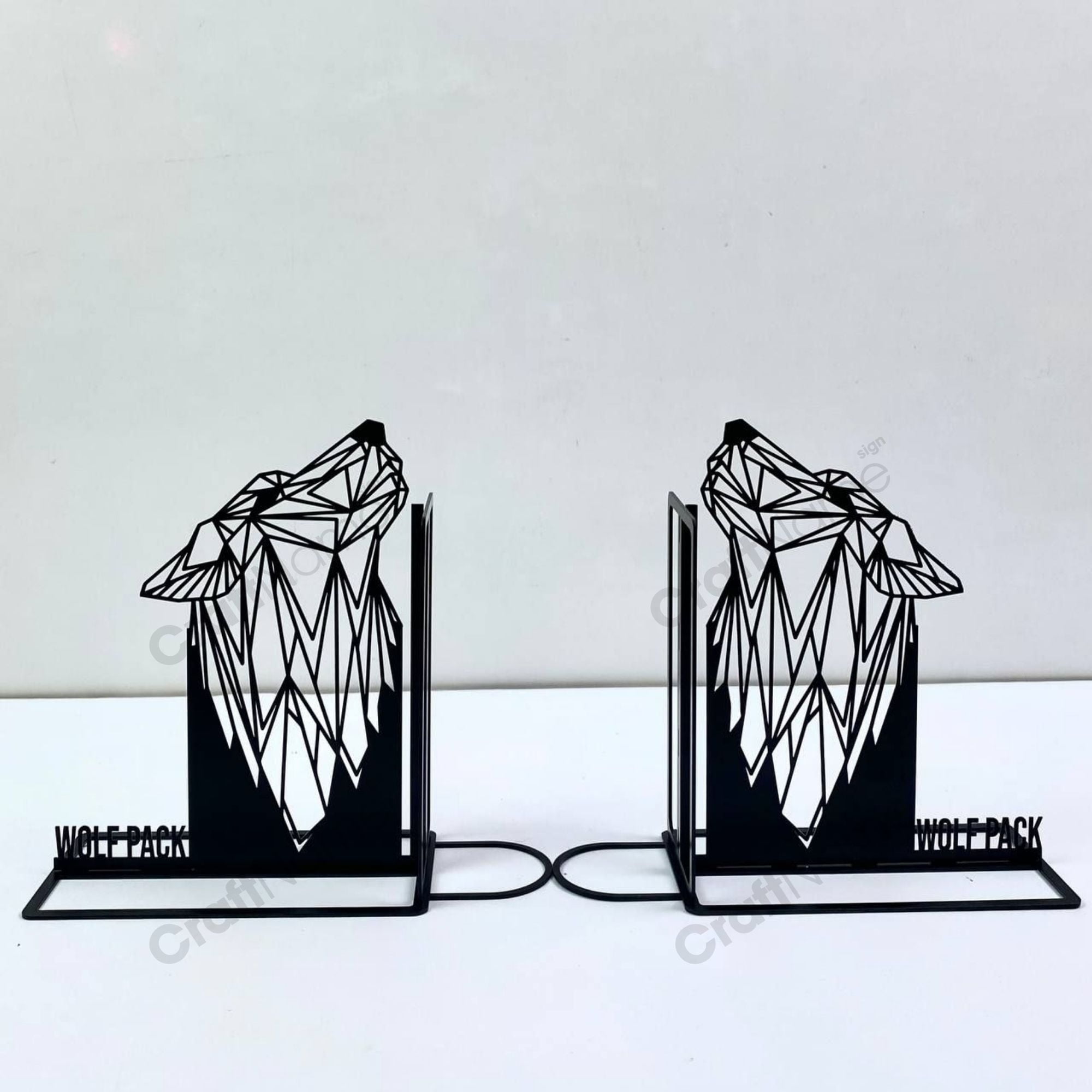 Craftnamesign Custom Wolf Geometric Bookends, Wolf Table Bookshelf ...
