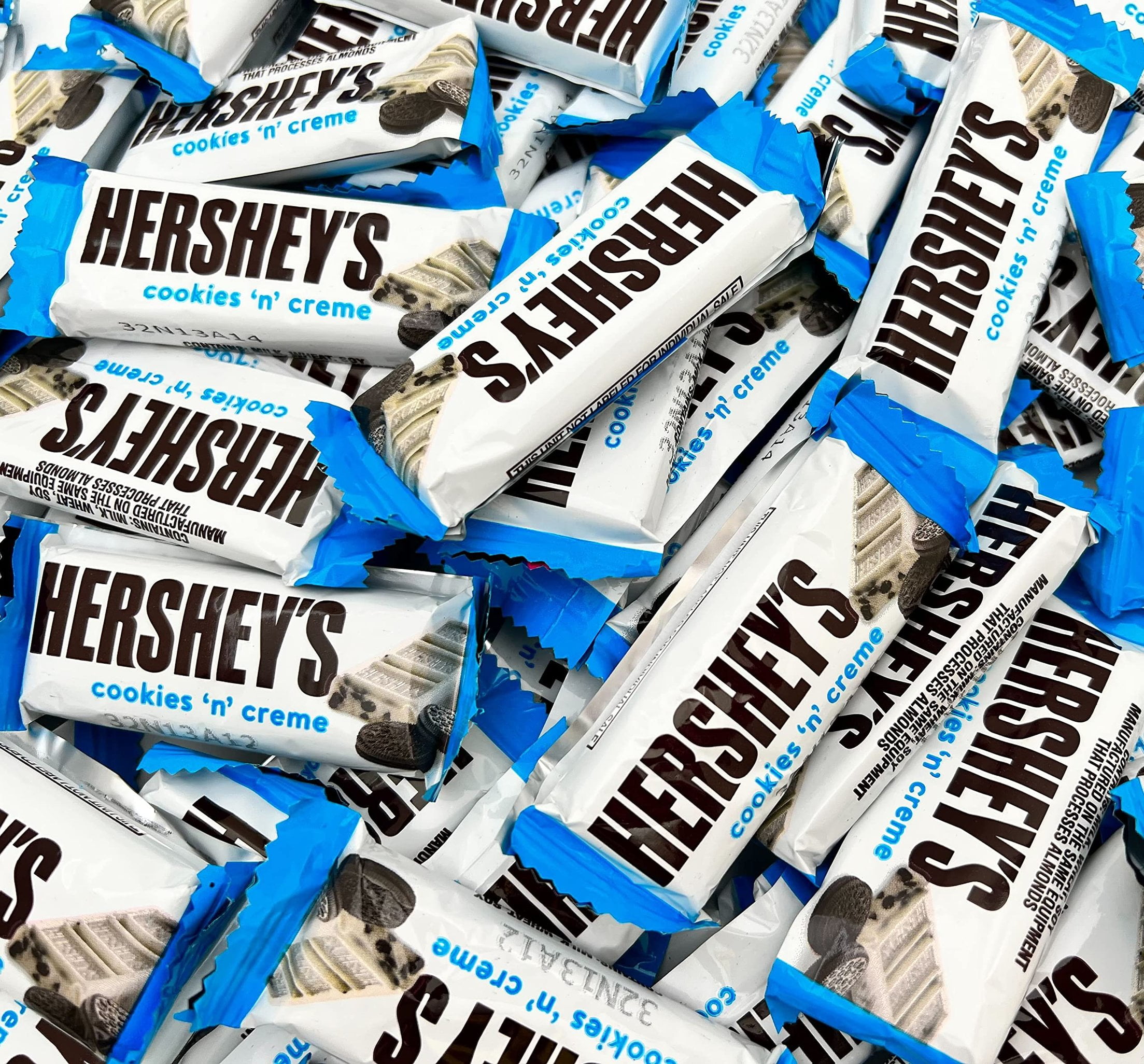 CrazyOutlet HERSHEY'S COOKIES 'N' CREME Snack Size Bar Candy, Bulk Pack ...