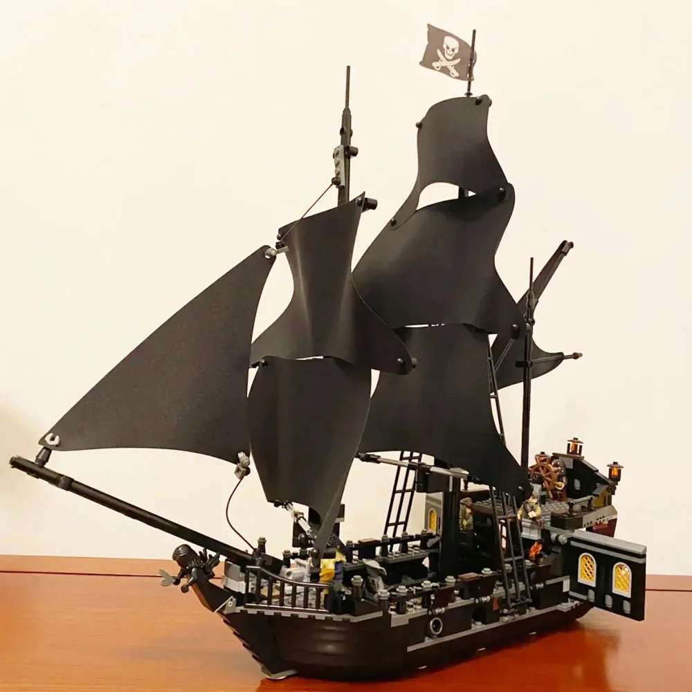 Creative Pirates The Black Pearl Ship Building Blocks Boat Model ...