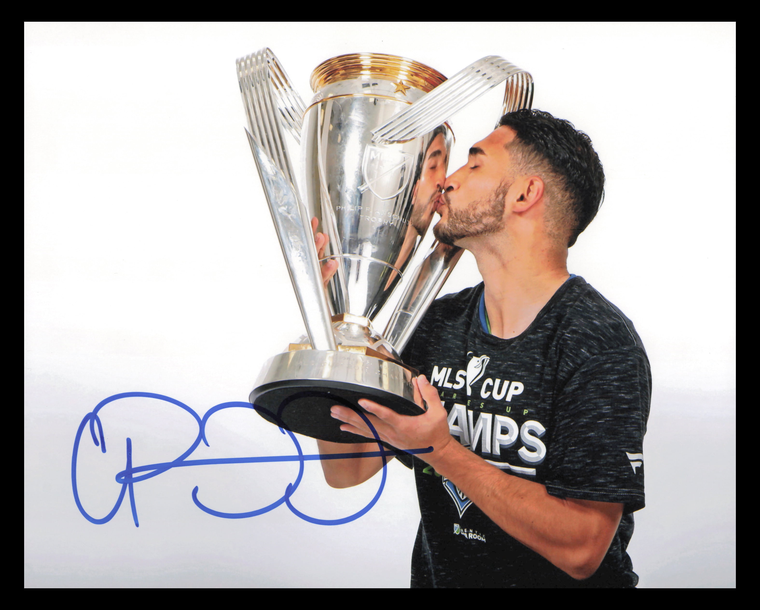 Cristian Roldan Autographed 8x10 Photo Seattle Sounders SKU #244456 ...