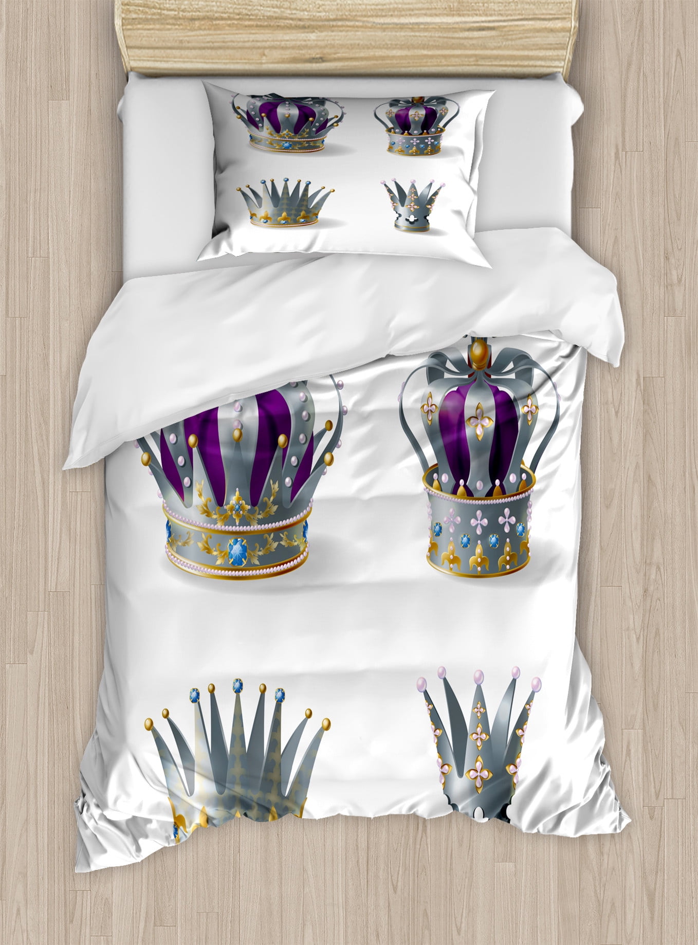Crown Duvet Cover Set, Digitally Generated Image of Detailed Head ...