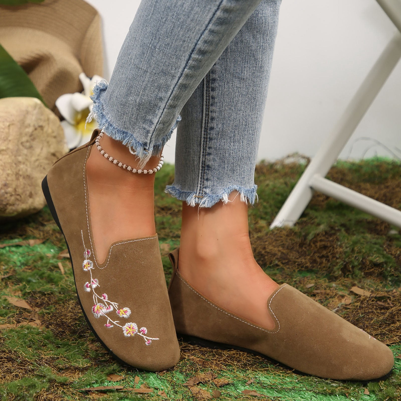 Crunowin Women's Casual Comfort Shoes Round Toe Floral Embroidery ...