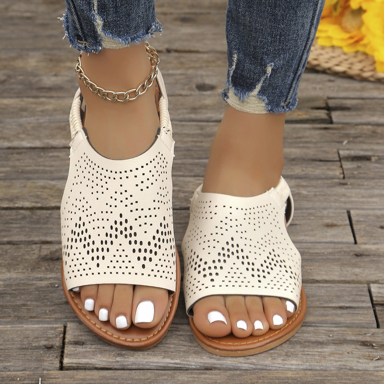 Crunowin Women's Flat Sandals, Hollow Round Toe Versatile Beach ...