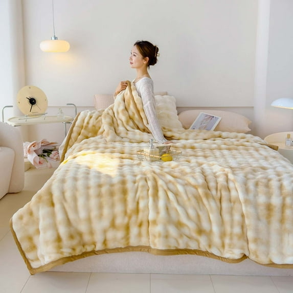 CurioCo Luxurious Vegan Throw Blanket Soft Faux Fur, All-Season Warm ...