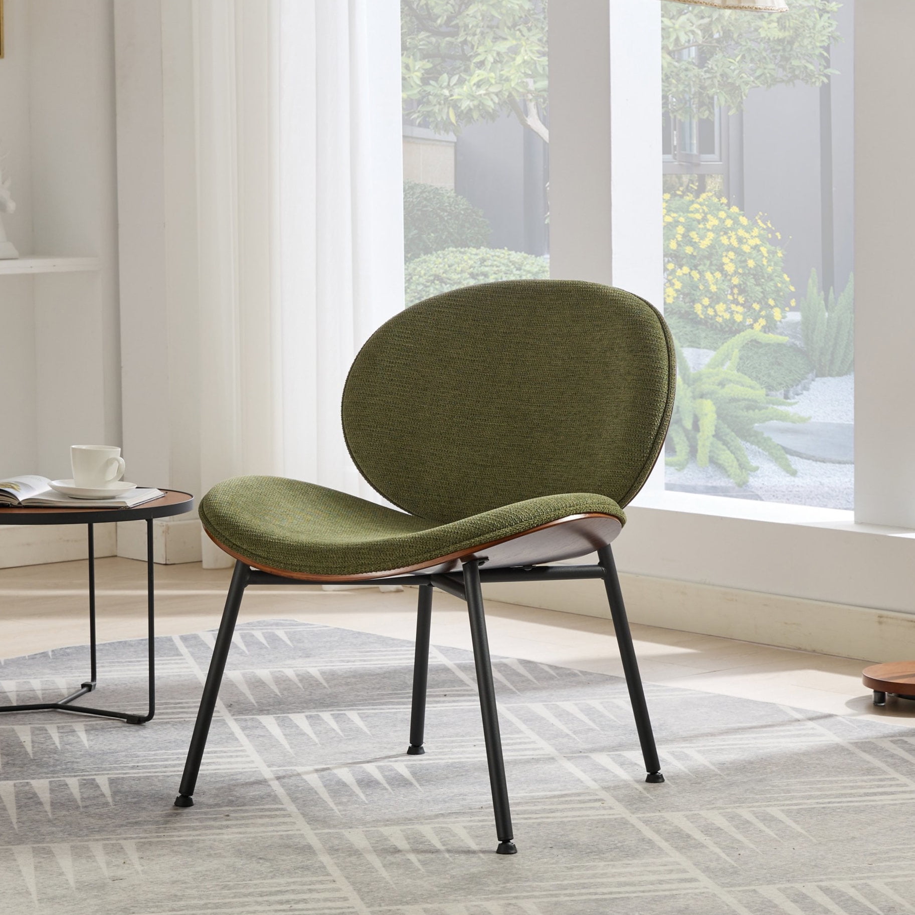Curved Wide Seat & Wrapping Sense - Reading Relaxation, Comfortable ...