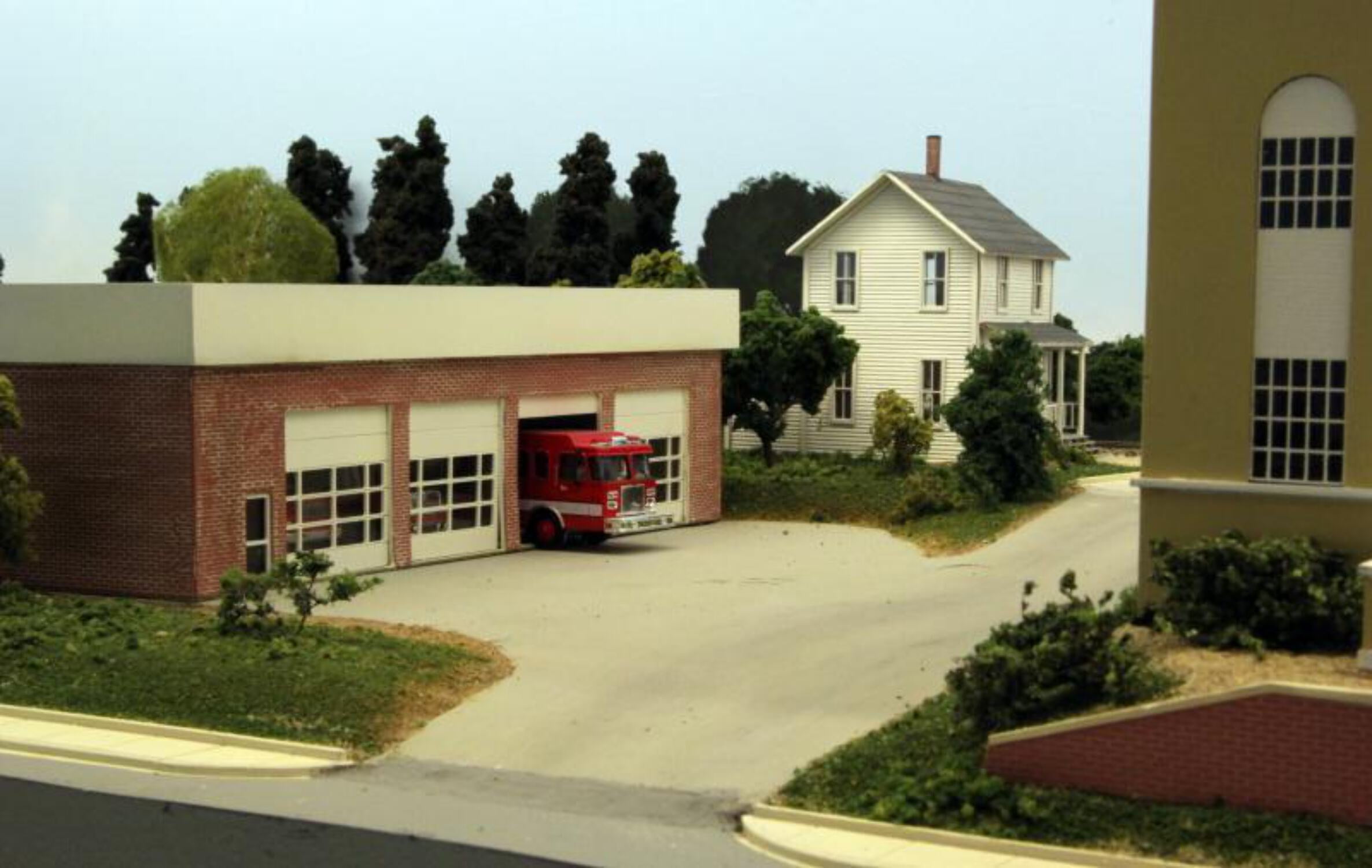 Customcuts by Summit Modern City Fire Station Kit, HO Scale - Walmart.com