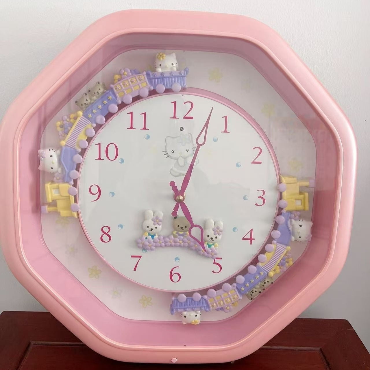 Cute Hellokitty Clocks And Watches Cartoon Train Autorotation Cute ...