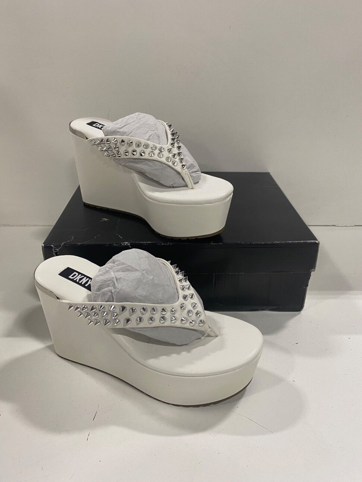 DKNY Womens White 2 Inch Platform Studded Padded Tina Wedge Slip On Dress Heeled Thong Sandals ...