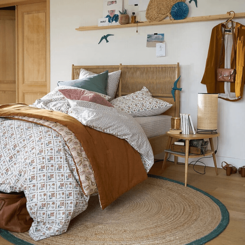 DN HANDICRAFT Round Natural Jute Handmade Braided Beige with Green ...