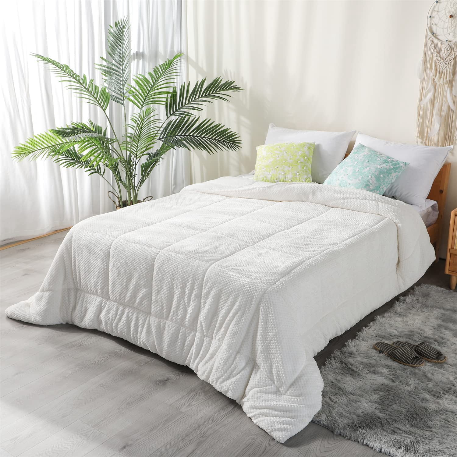 DOMDEC Luxury Flannel Fleece Comforter with Plush Sherpa Back - Faux ...