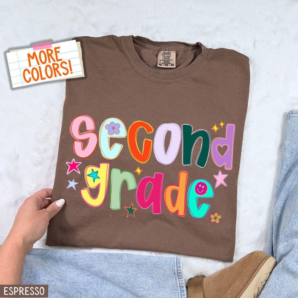 DOPASHIRT Second Grade Teacher Shirt Funny Preppy Hand Drawn Colorful ...