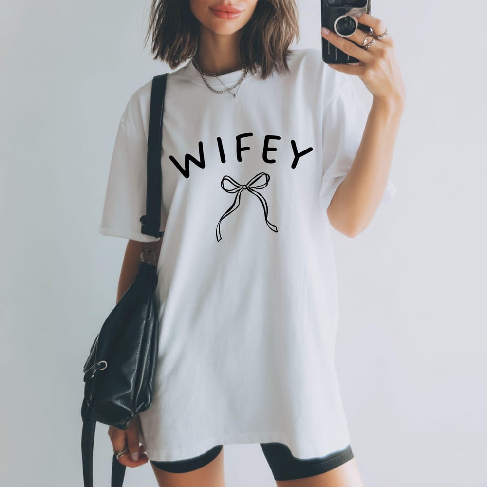 DOPASHIRT Wifey Graphic Tee, Coquette Bride Shirt, Trendy Wedding Day ...