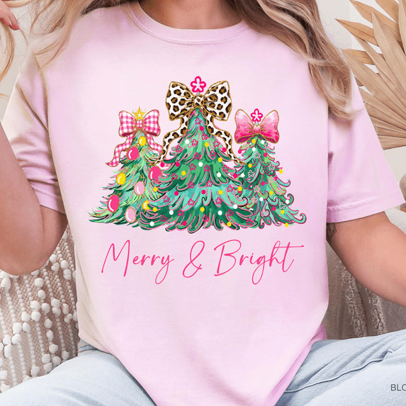 DOVU Merry & Bright Chris.Tmas Tree Tee: Holiday Graphic Tee Unisex S ...