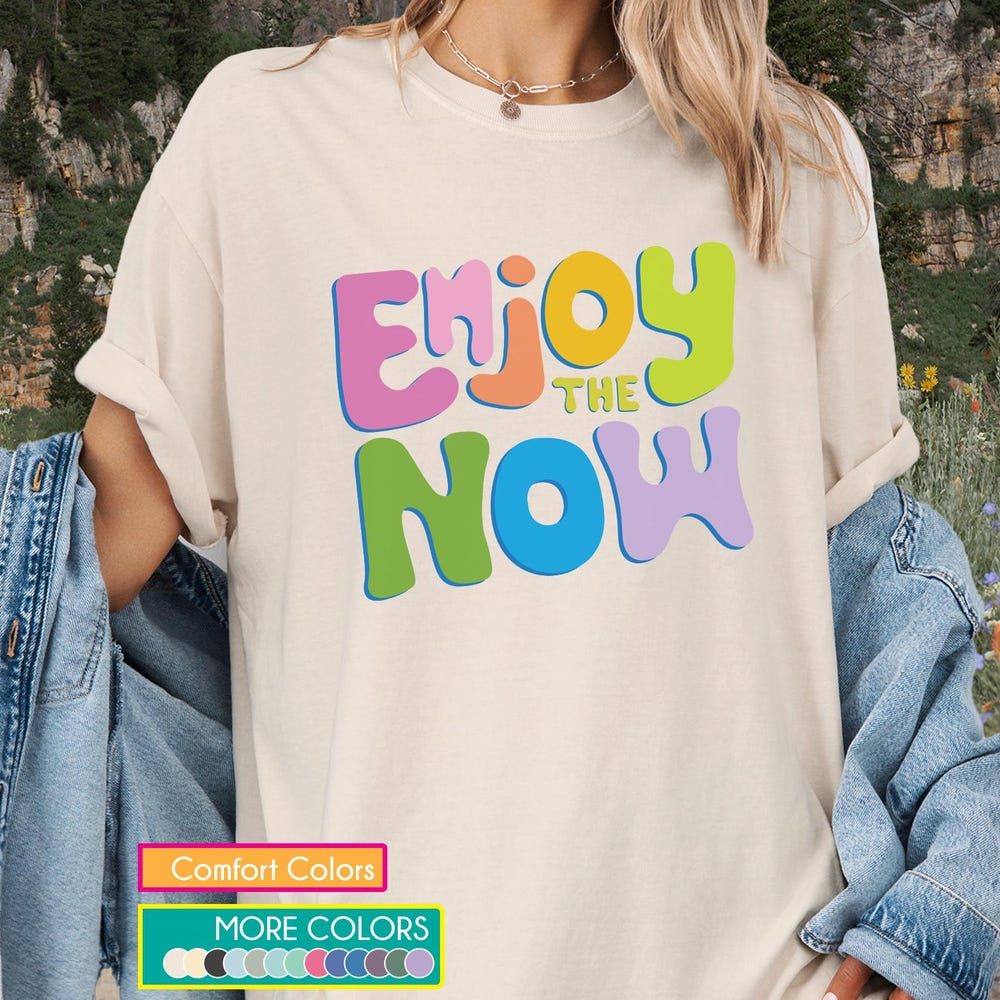 DOVU Preppy & Playful - Relaxed Fit T-Shirt With 'Enjoy The Now' Design ...