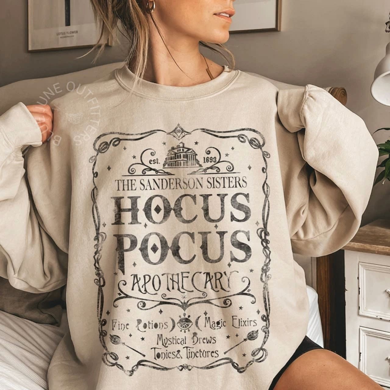 DOVU Sanderson Sisters Hocus Pocus Apothecary Sweatshirt Hal.Low.Een ...