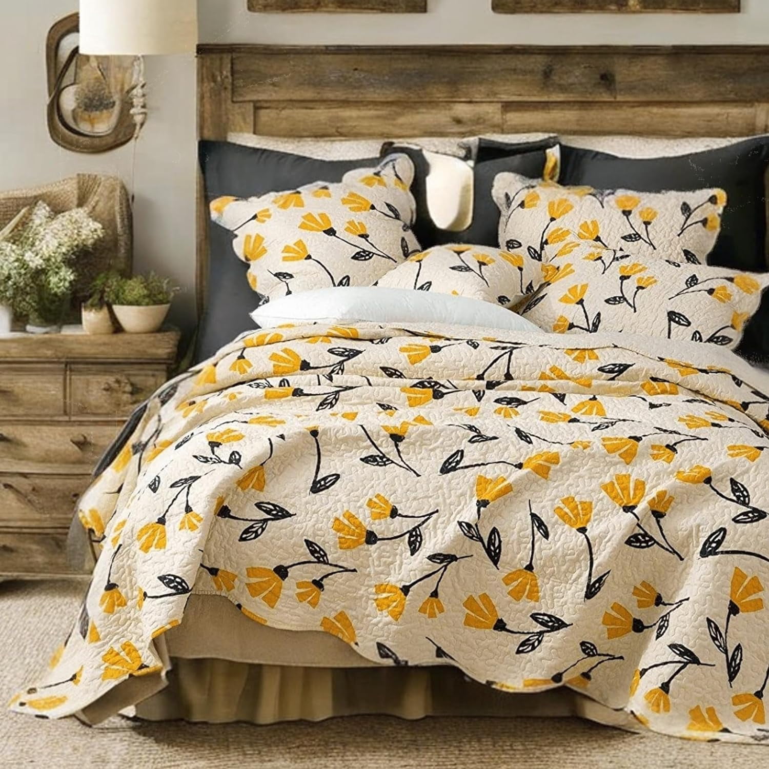 DaDalogy Botanical Floral Bedspread Quilt - Yellow Fleur Golden Yellow ...