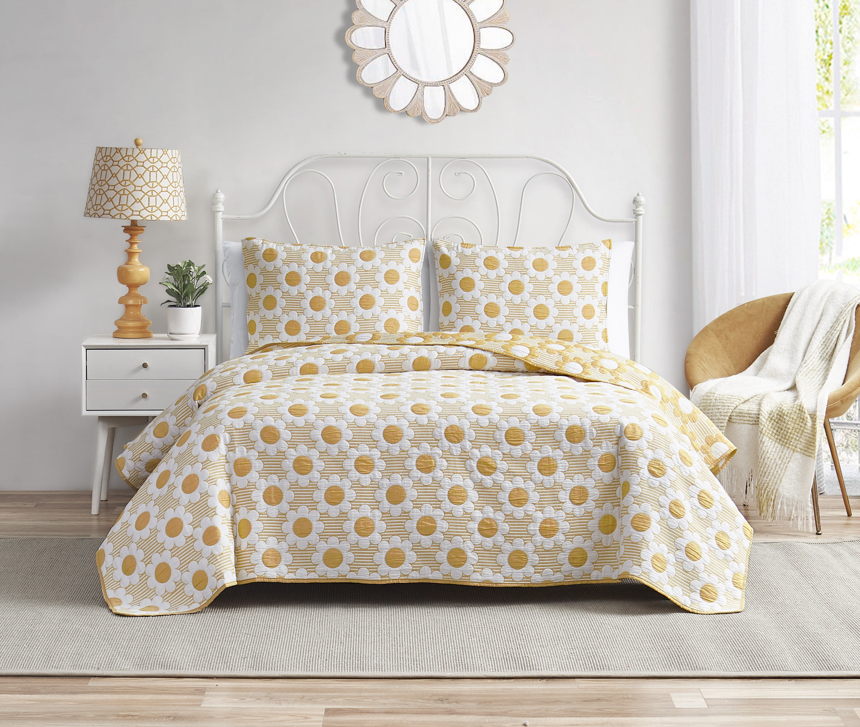 Daisy Flower Yellow Soft Matelasse Jacquard Quilt Set - Full/Queen ...