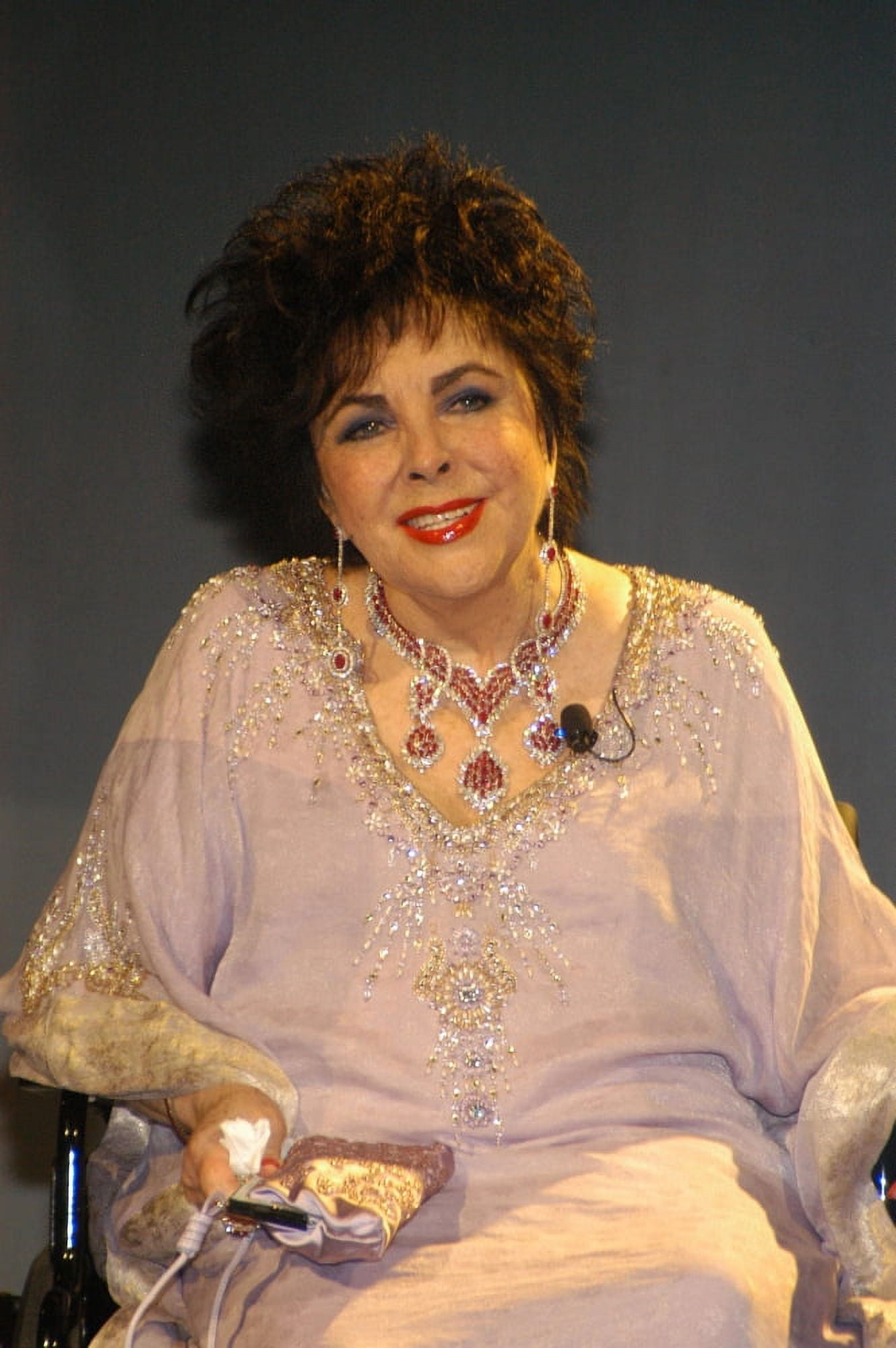 Dame Elizabeth Taylor On Stage For Macy'S Passport Gala 2006 Show And ...