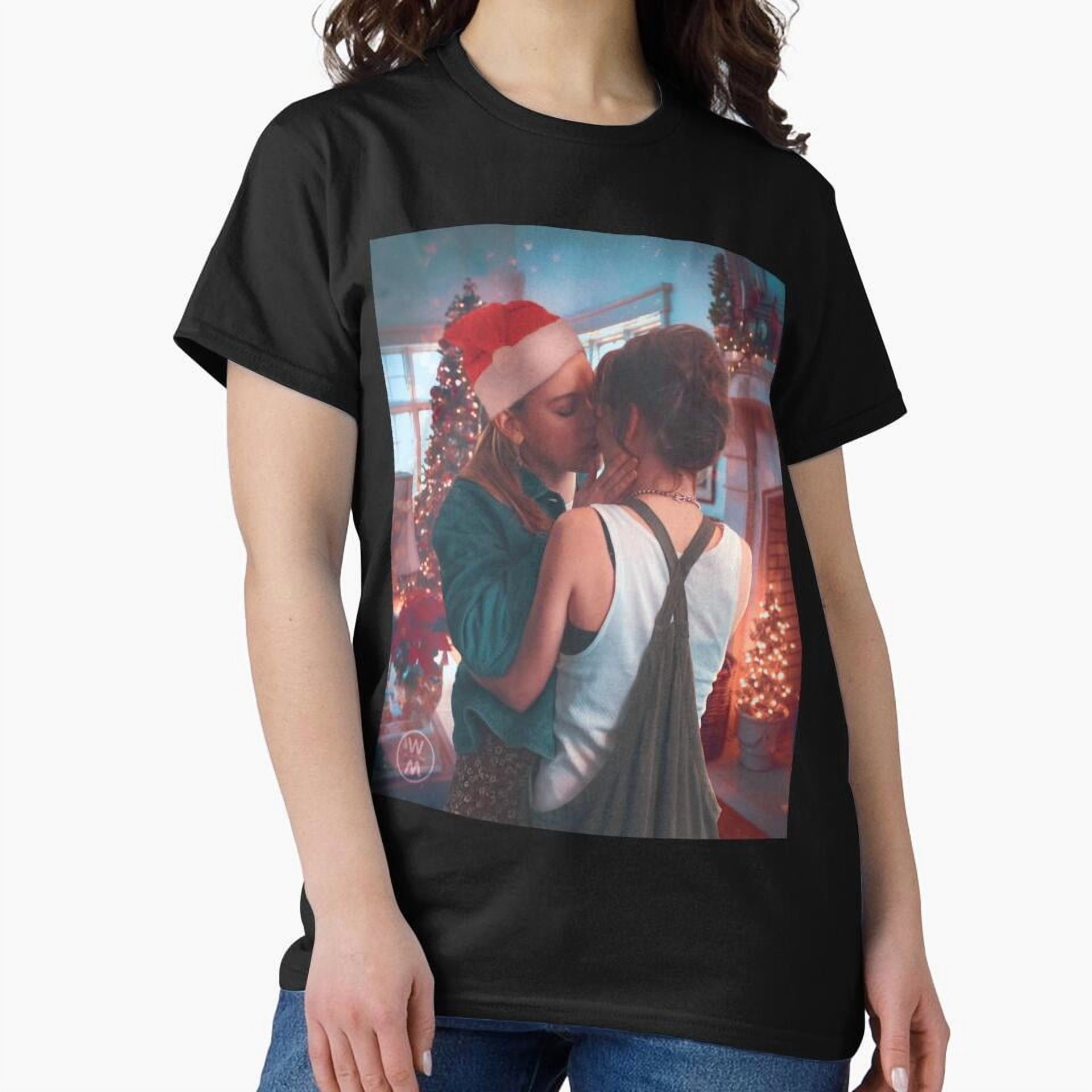 Dani And Jamie Festive Winter Moment Romantic Holiday Art Unisex T ...