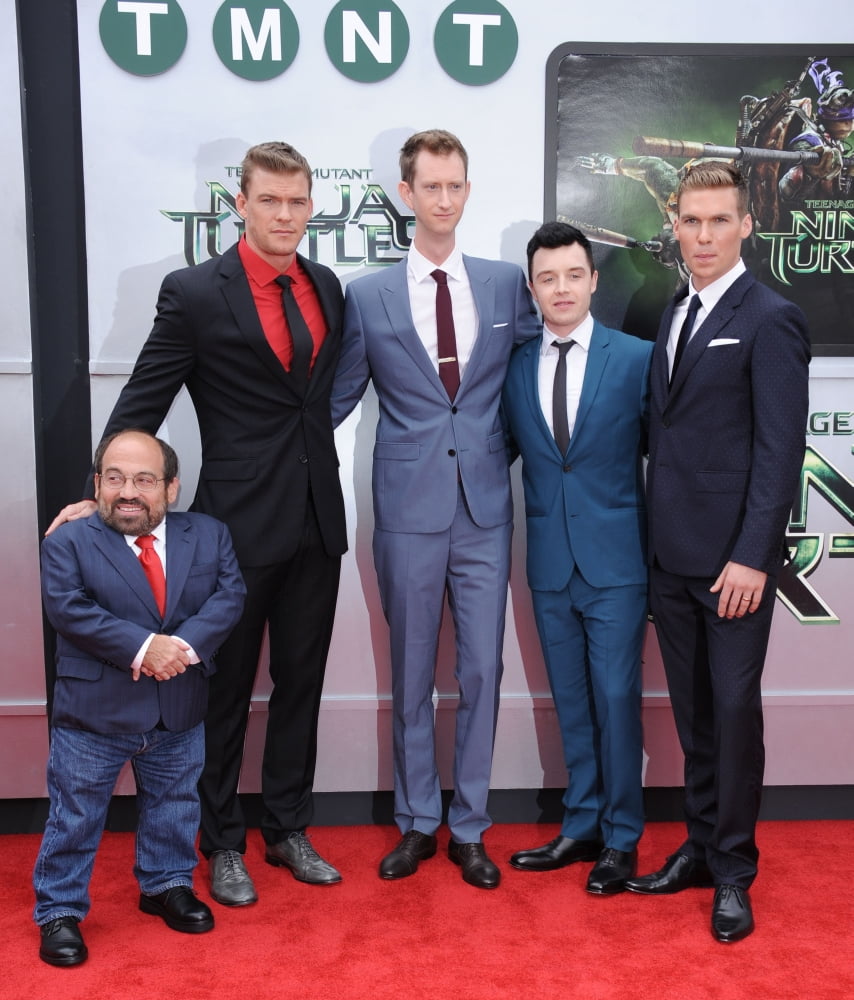 Danny Woodburn Alan Ritchson Jeremy Howard Noel Fisher Pete Ploszek At ...