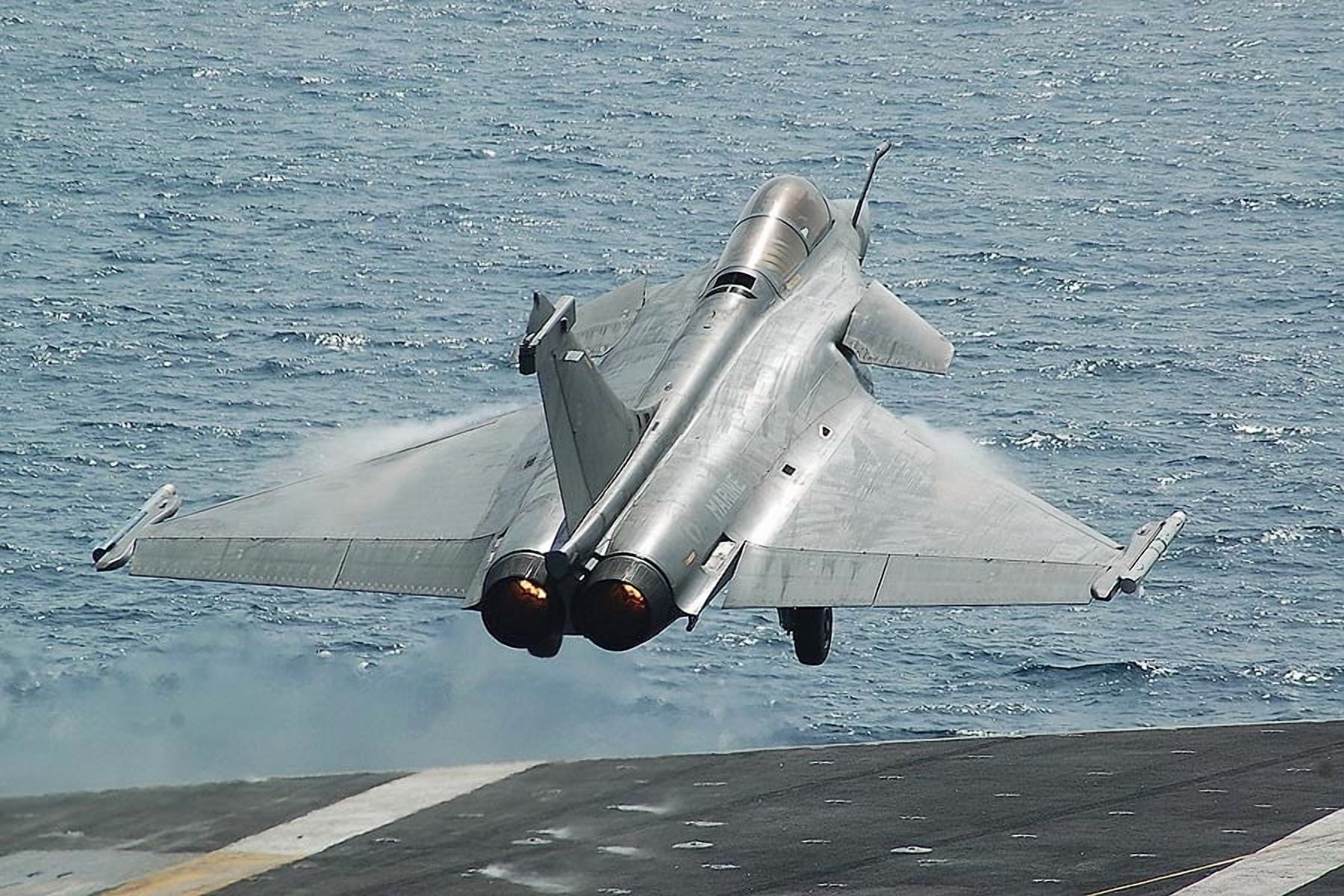 Dassault Rafale French Fighter Aircraft Takeoff - 24x36 Inch Glossy ...