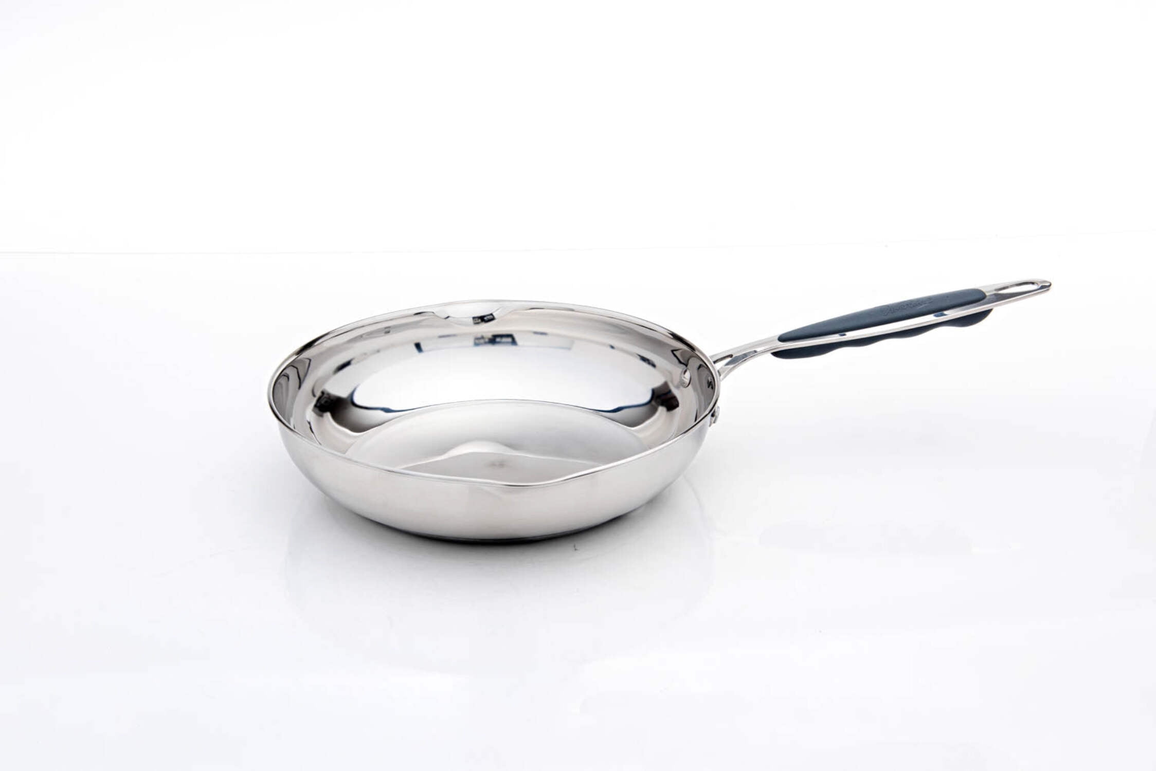 David Burke Stature 10in fry pan with pour spouts - Walmart.com