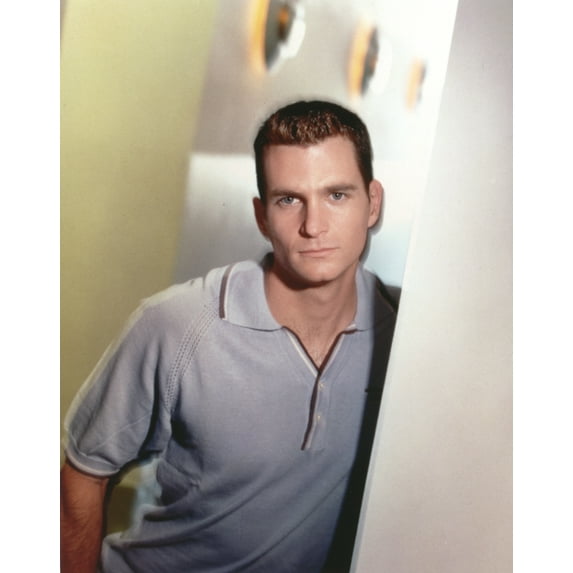 David Strickland Leaning on the Wall Portrait Photo Print (8 x 10 ...