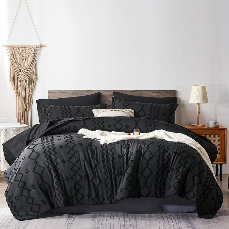 black tufted bedding