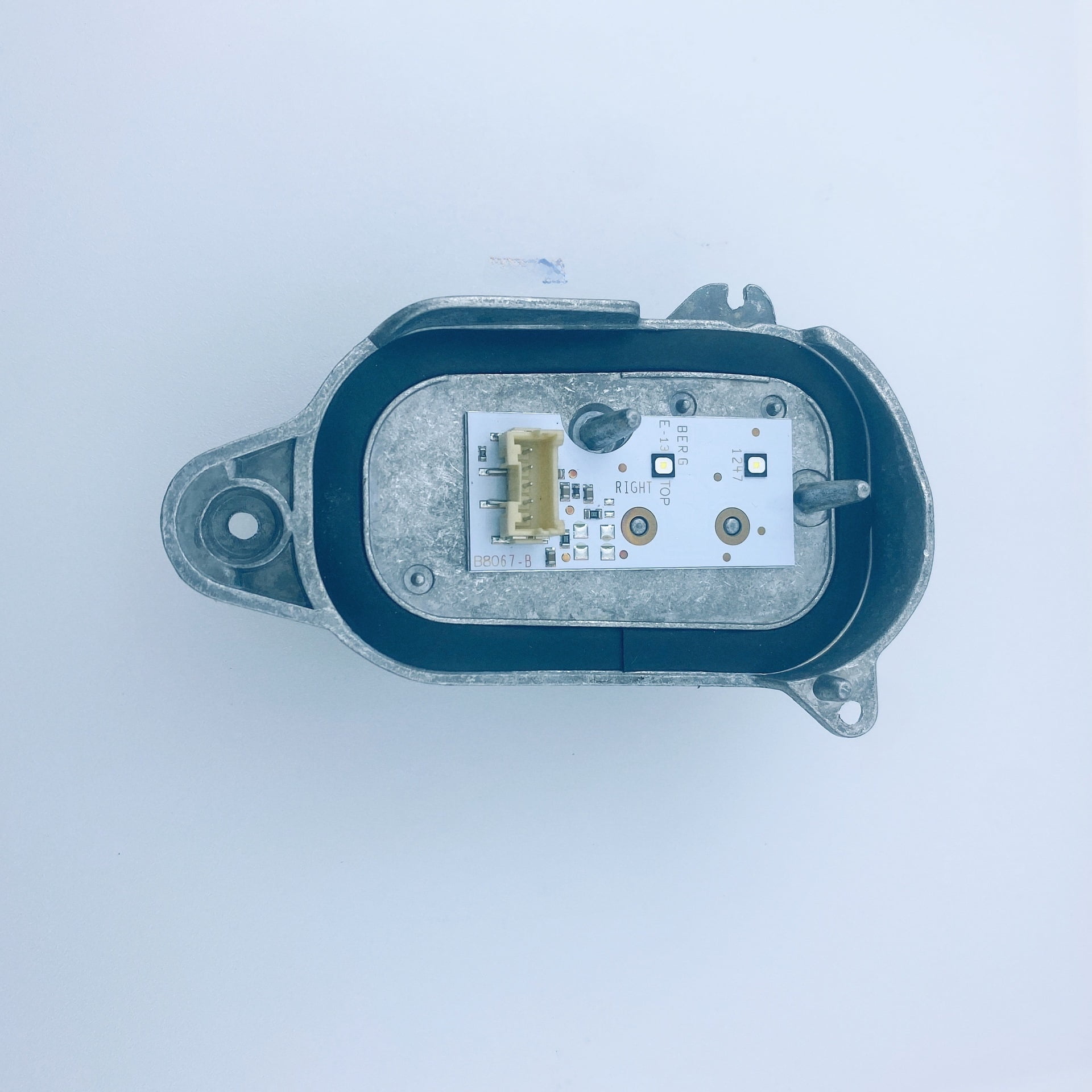 Daytime running light source module multifunctional and convenient to ...