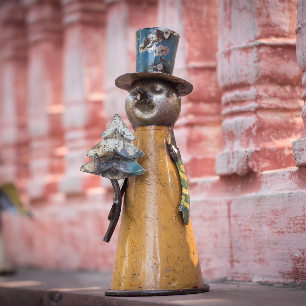 De Kulture Works Iron Snowman Bottle Topper Decorative Cap Figurine ...
