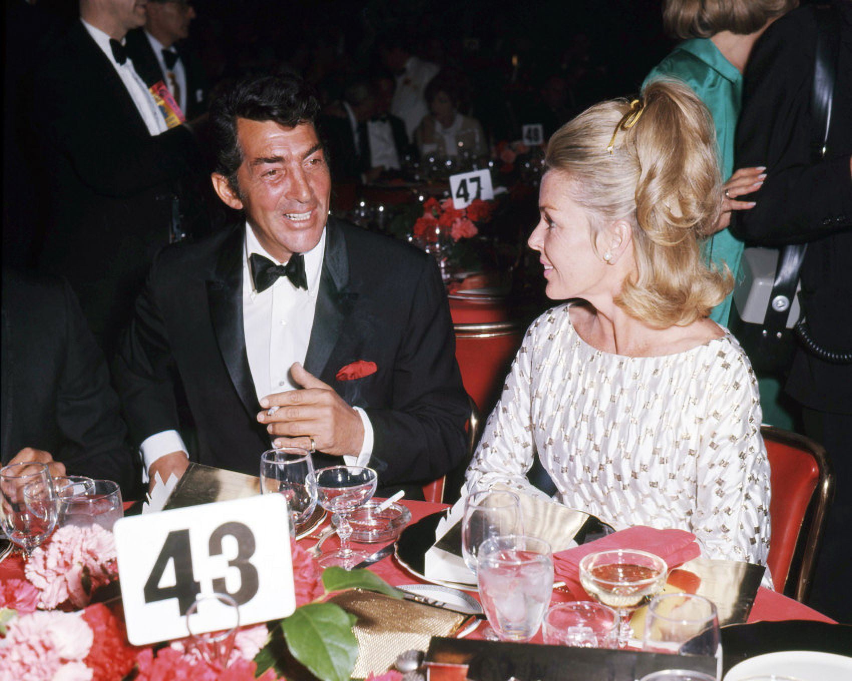 Dean Martin With Wife Dining In Hollywood1960's 24X36 Classic Hollywood ...