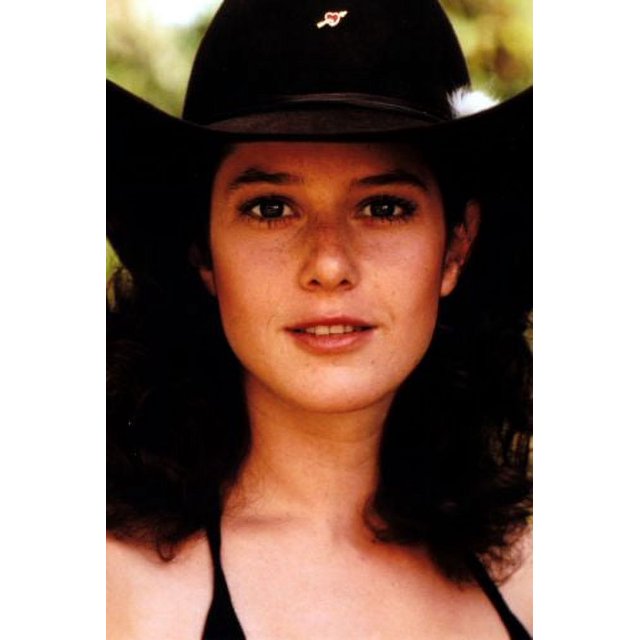 Debra Winger poster 16x24 Poster Medium Art Poster 16x24 Unframed, Age ...