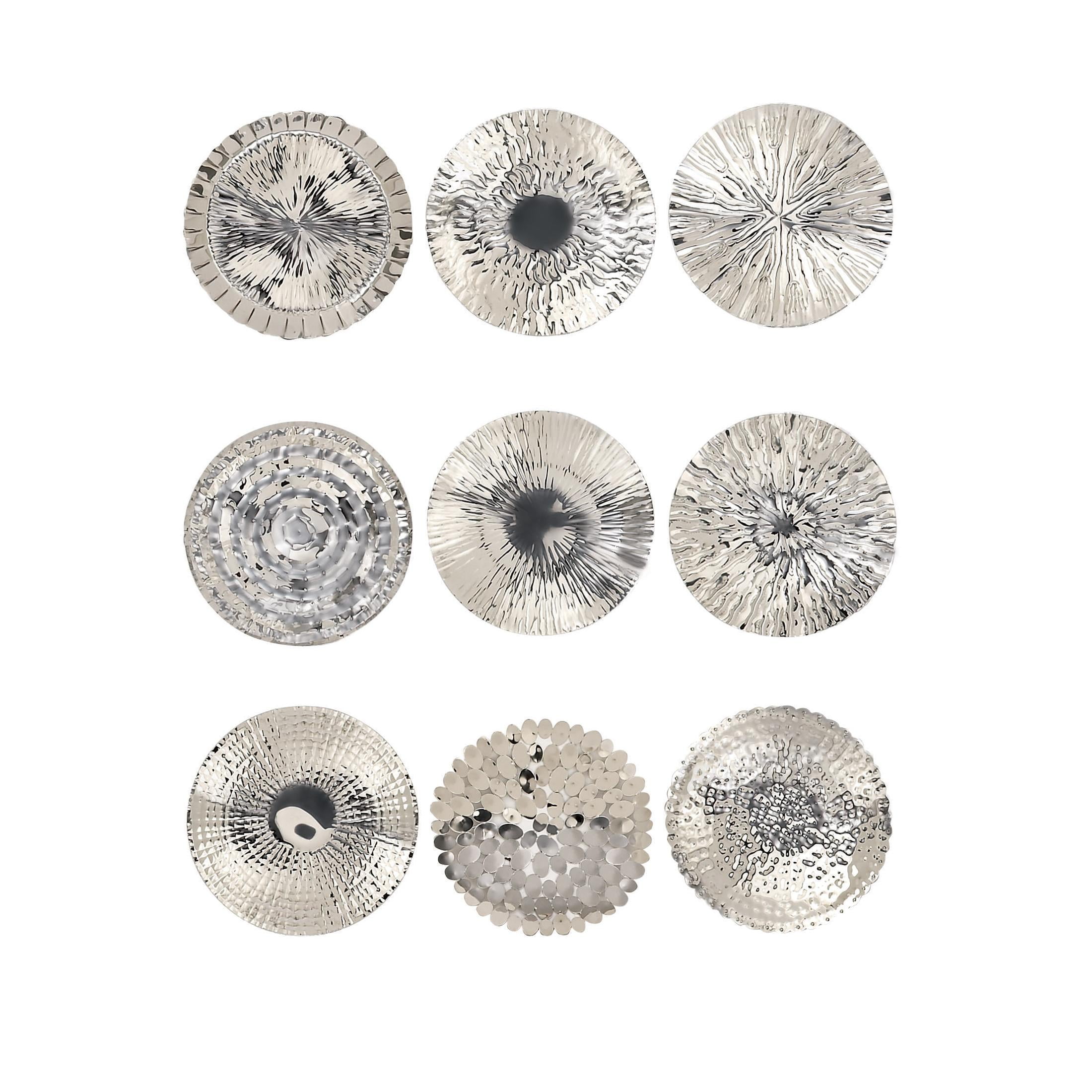 DecMode Silver Stainless Steel Metal Plate Wall Decor with Hammered ...