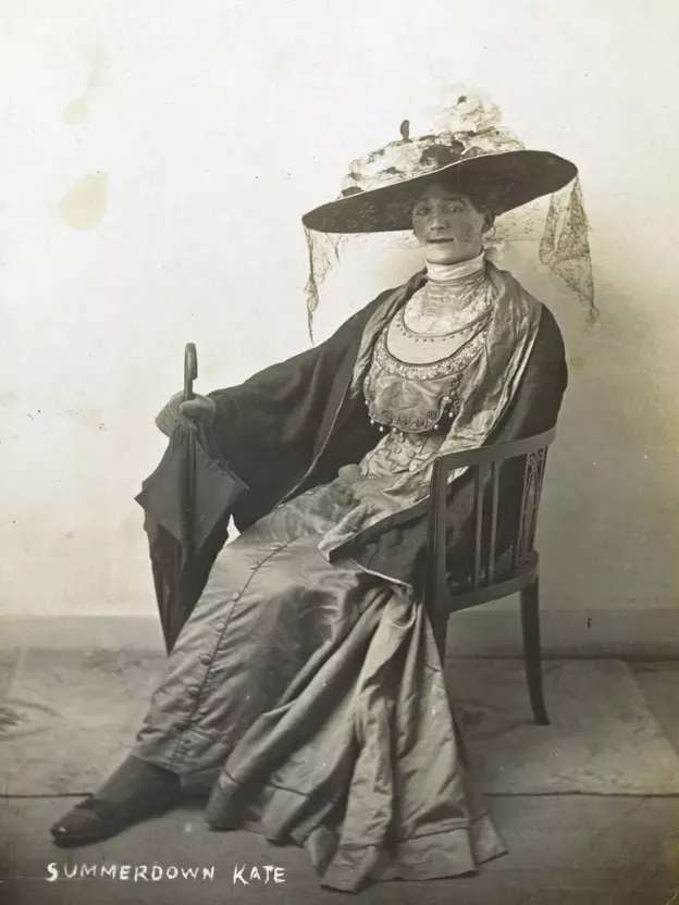 .Decor Poster.Room interior.Vintage wall art.Summerdown Kate drag queen ...