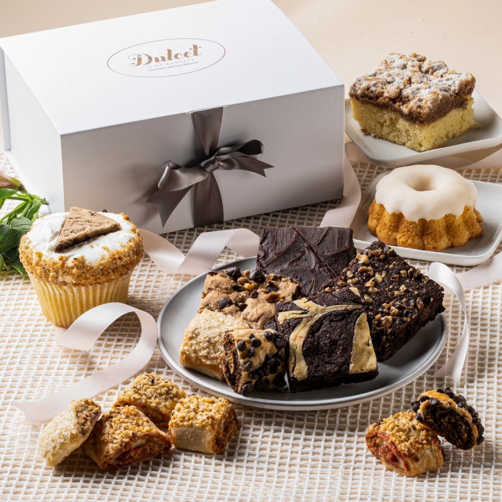 Delectable Pastry Gourmet Gift Basket with Fresh Fudge Brownies ...