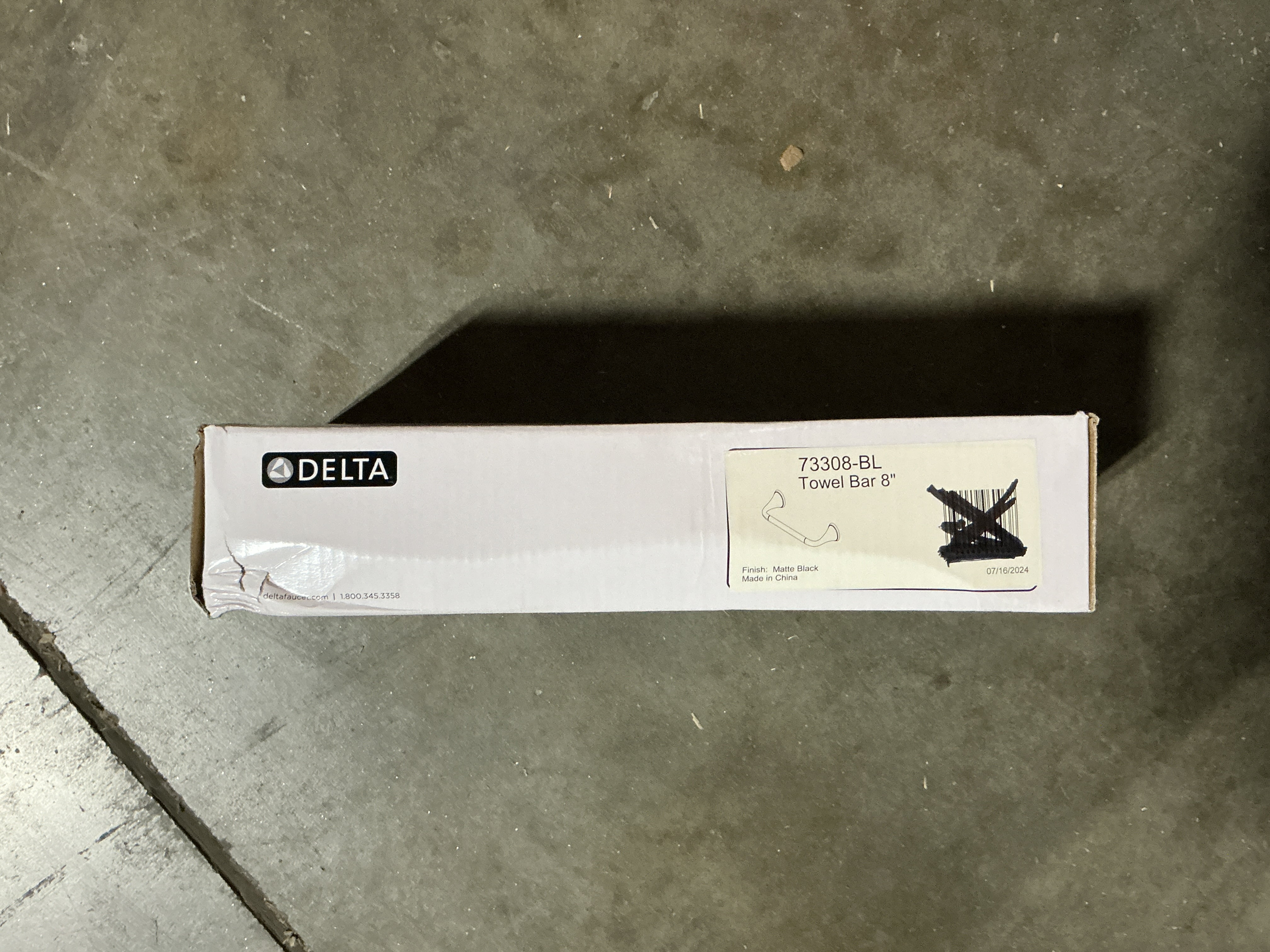 Delta Kayra Collection 8" Wall Mounted Towel Bar Matte Black - 73308-BL ...