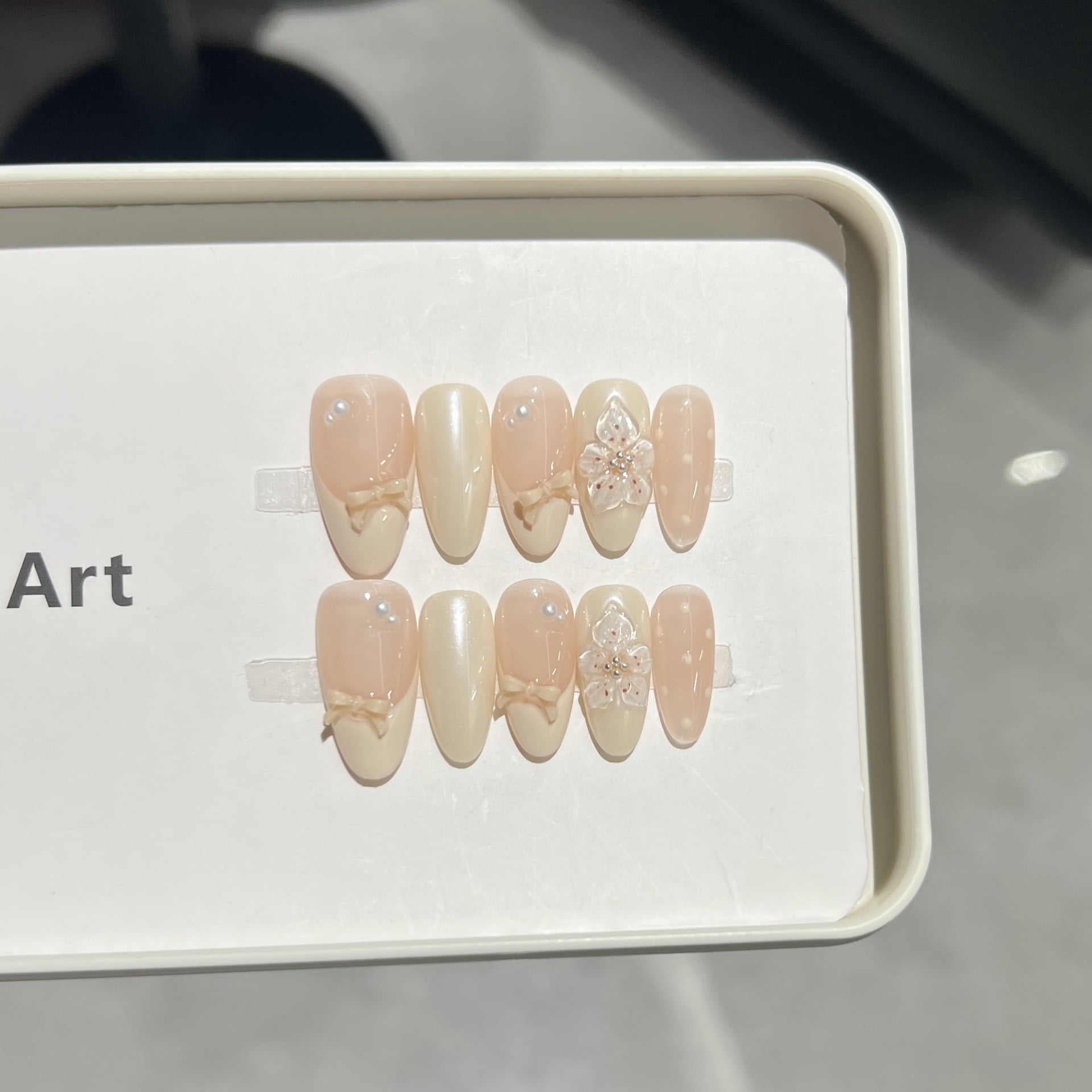 Derison, versatile temperament, gentle nude butterfly manicure, French ...